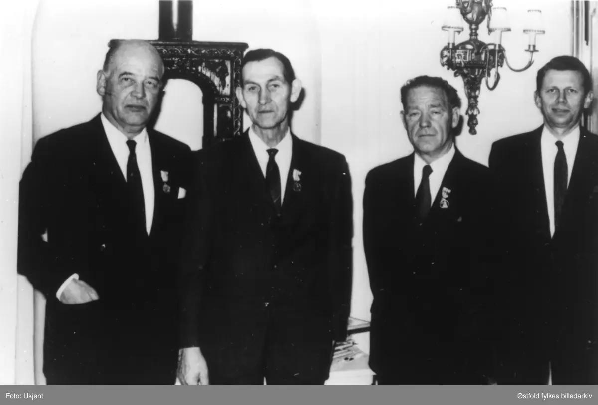 Utdeling av Norges Vels medalje for lang og tro tjeneste, 40 år 1971 i ...
