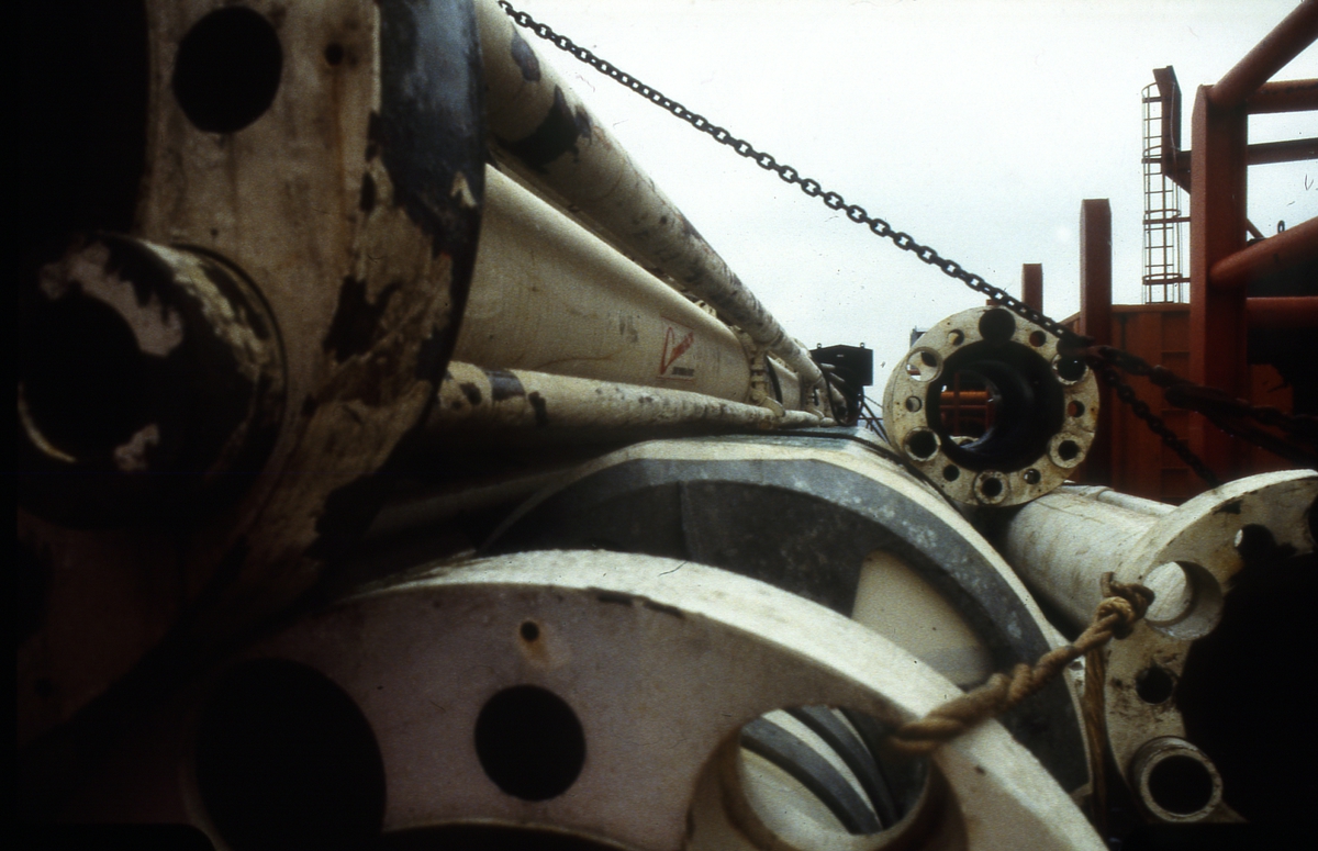 Horizontal Pipe Rack Crane - Norsk Oljemuseum / DigitaltMuseum