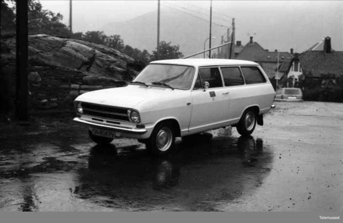 Biler - Norsk Teknisk Museum / DigitaltMuseum