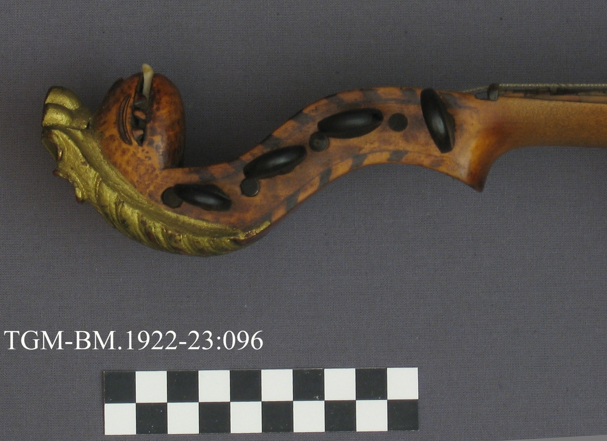 Hardingfele - Telemark Museum / DigitaltMuseum