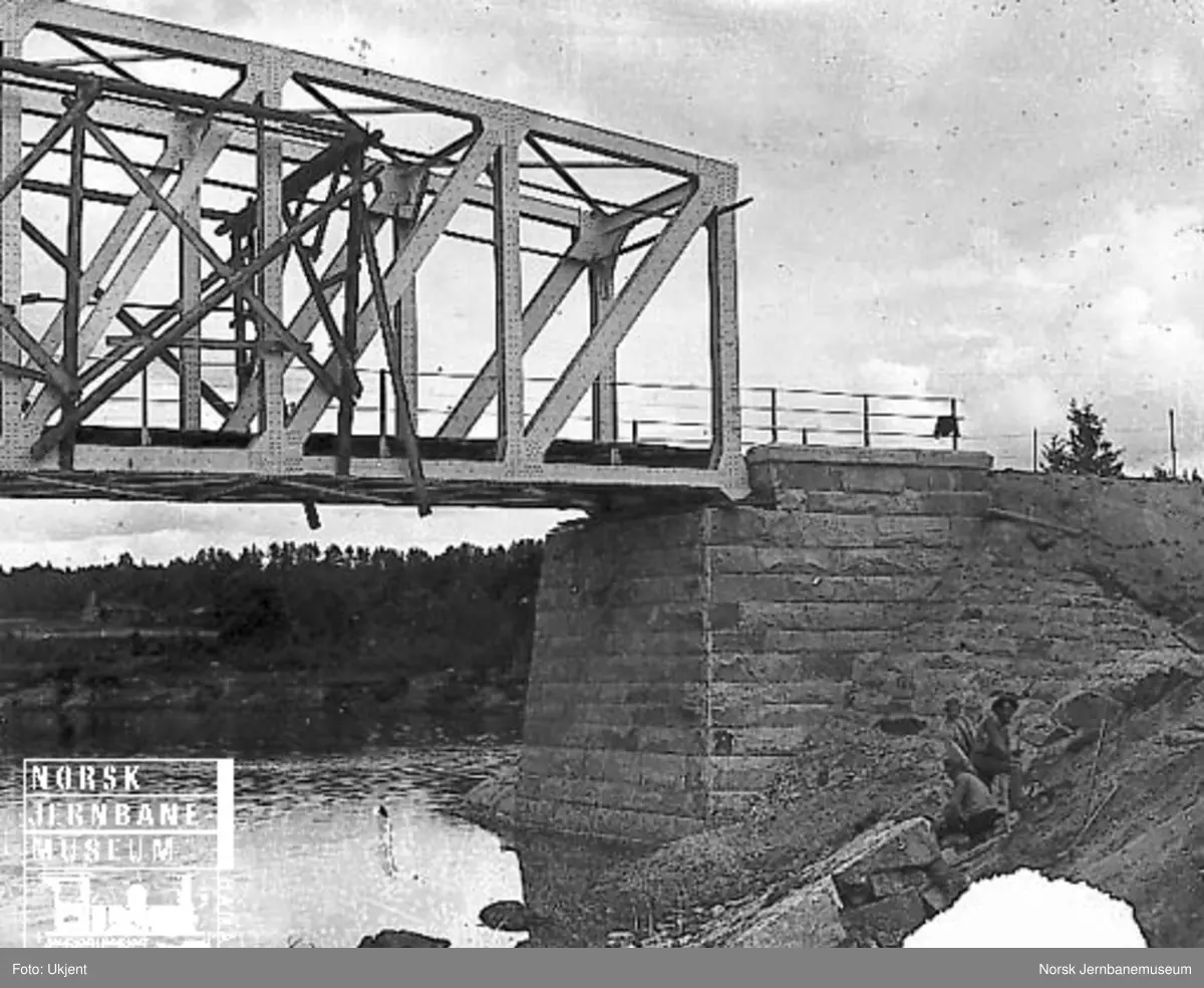 Det ene landkaret til Flisa bru - Norsk jernbanemuseum / DigitaltMuseum