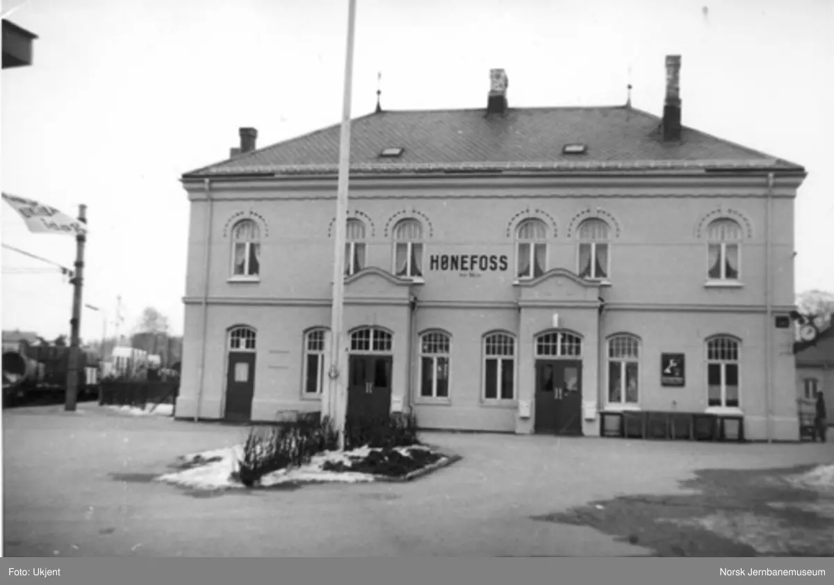 Hønefoss stasjonsbygning - Norsk Jernbanemuseum / DigitaltMuseum